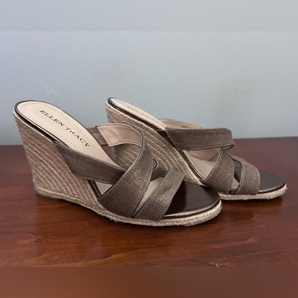 Ellen Tracy | Shoes | Ellen Tracy Linen Metalic Platform Wedge ...